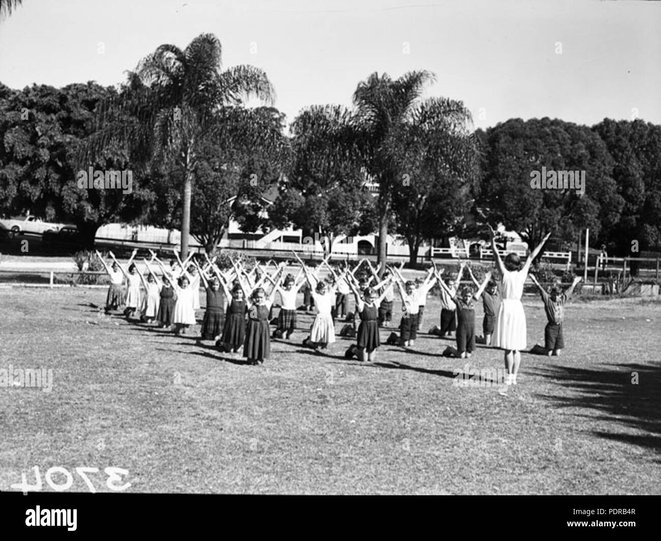Physical education class 1950's hi-res stock photography and images - Alamy