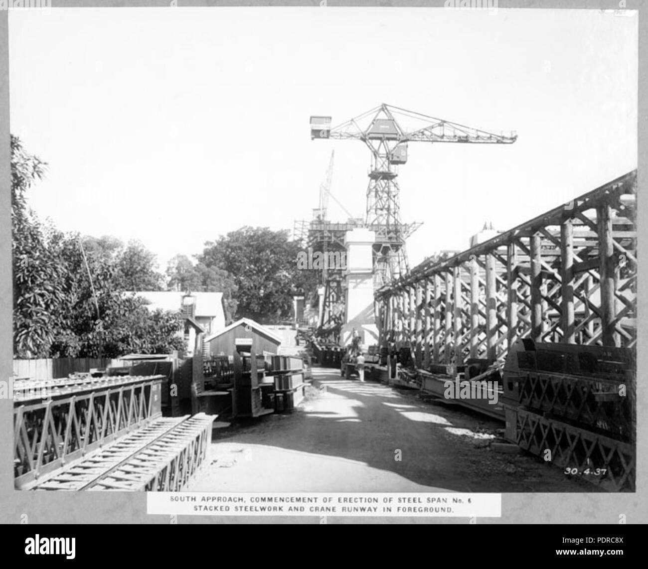 Crane runway hi-res stock photography and images - Alamy