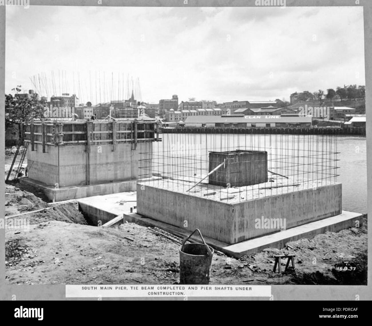 Tie beam hi-res stock photography and images - Alamy