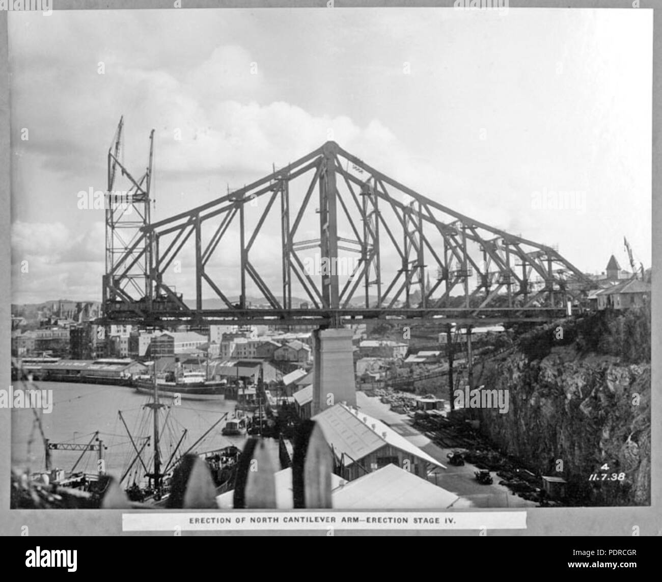 112 Queensland State Archives 3746 Erection of north cantilever arm ...