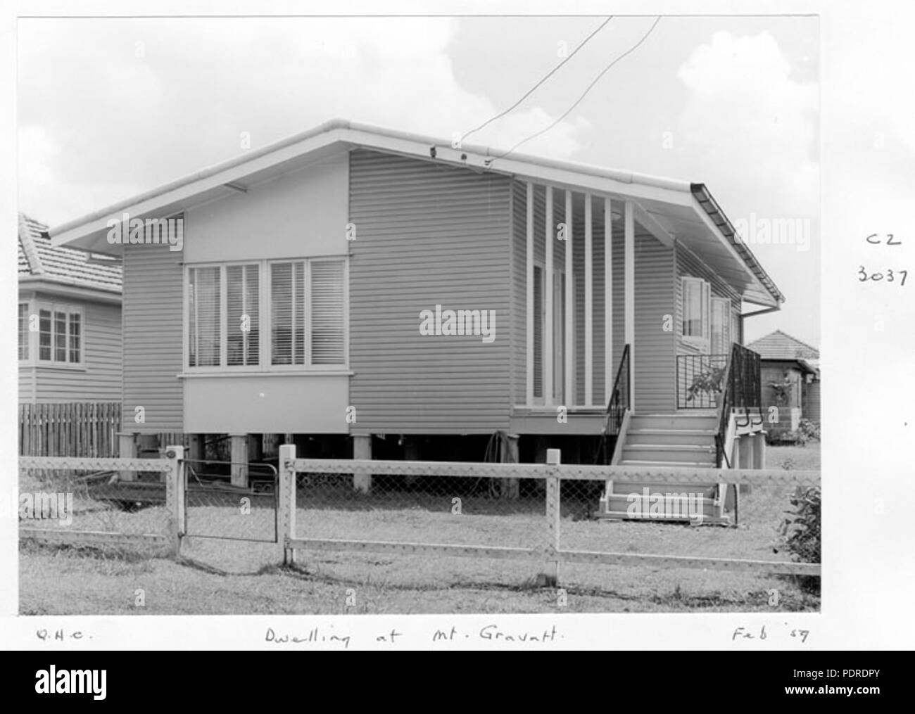 Queensland housing commission dwelling Black and White Stock Photos ...
