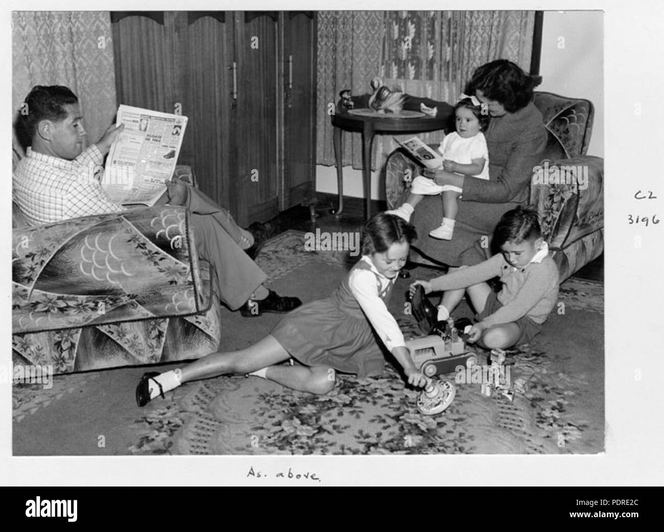 Family life 1950's hi-res stock photography and images - Alamy