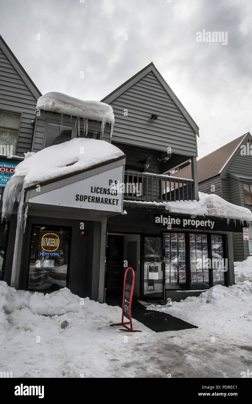 Hugh alpine hi-res stock photography and images - Alamy