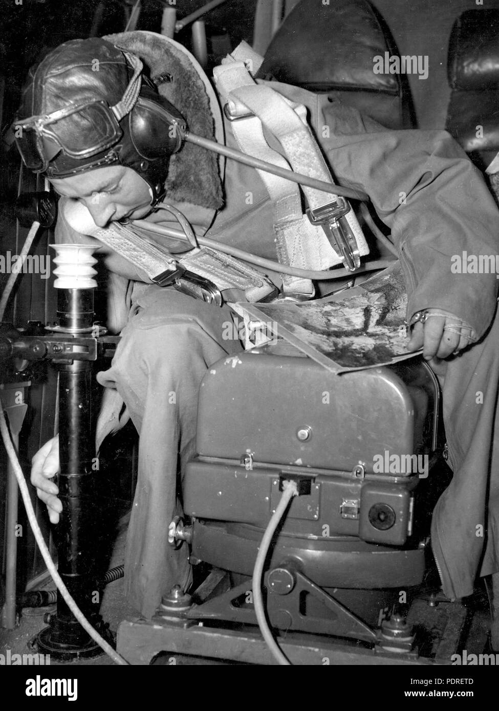 Aerial photographer world war hi-res stock photography and images - Alamy