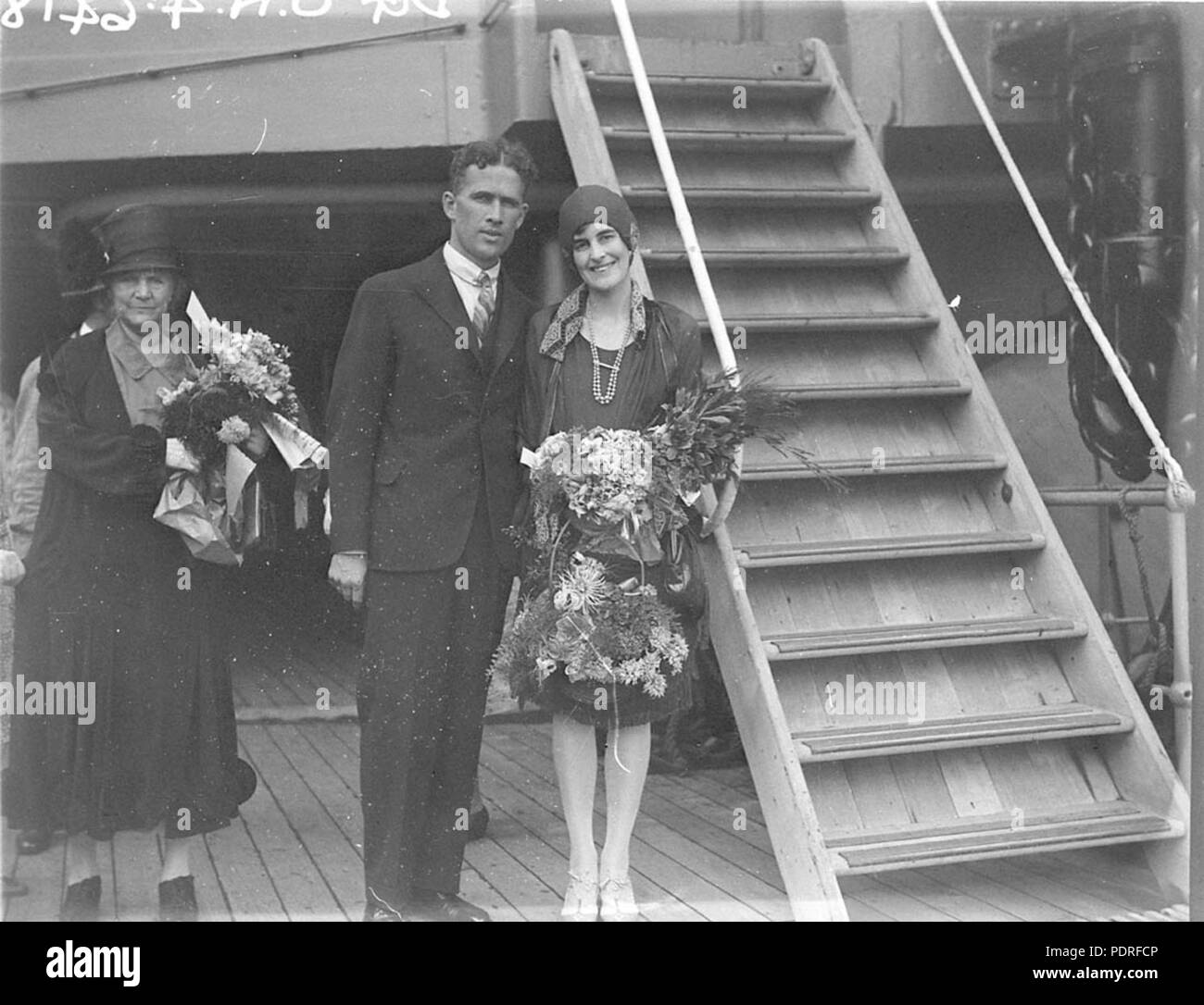 131 SLNSW 10568 Miss Caroline Carrie Fairfax and a young couple embark ...