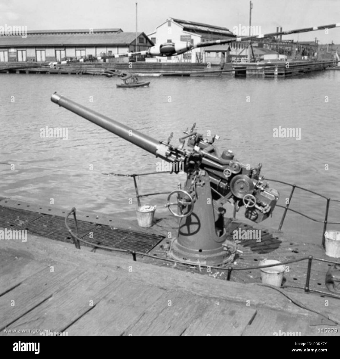 Quick firing gun hms hi-res stock photography and images - Alamy