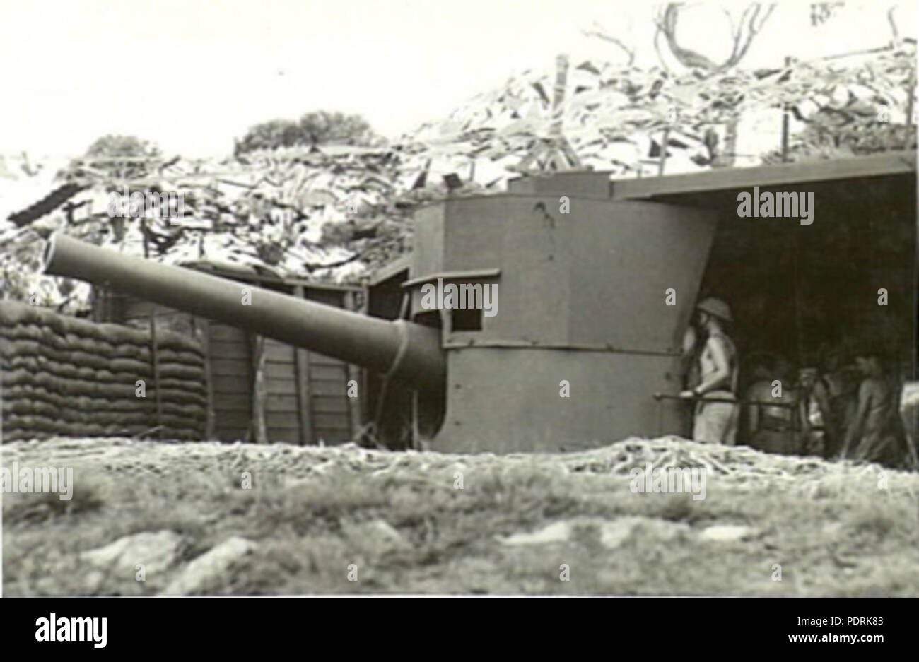 6 inch gun hi-res stock photography and images - Alamy