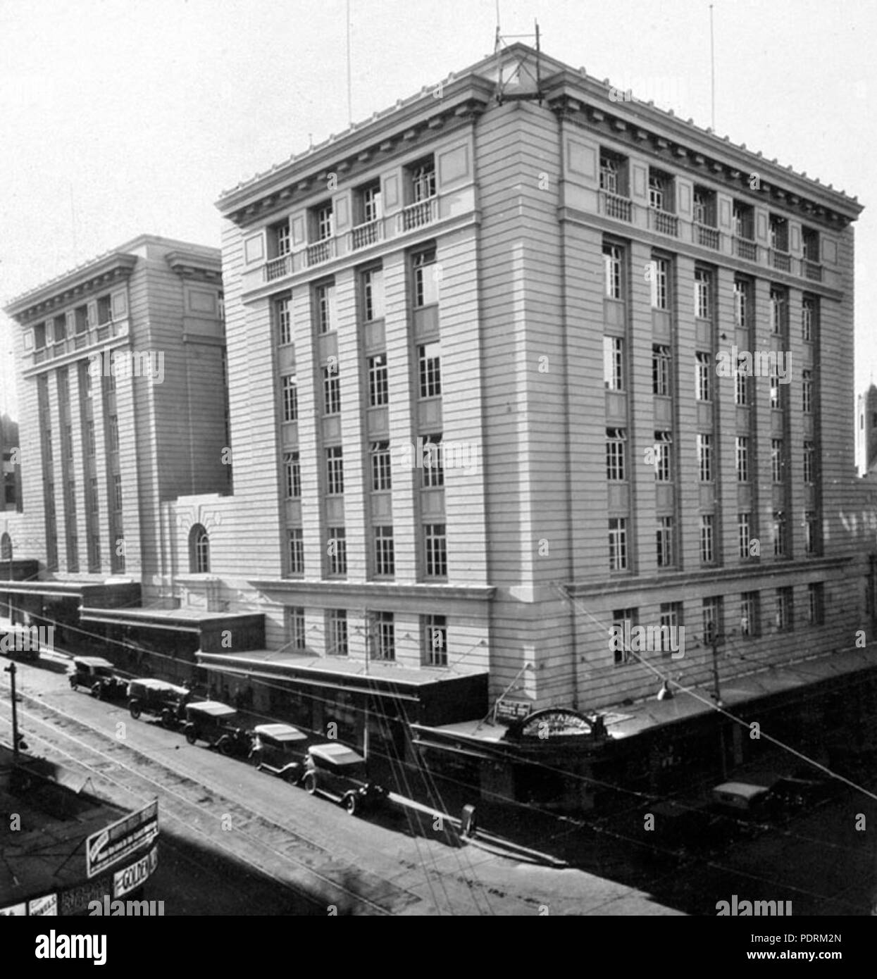 Insurance buildings architecture Black and White Stock Photos & Images ...
