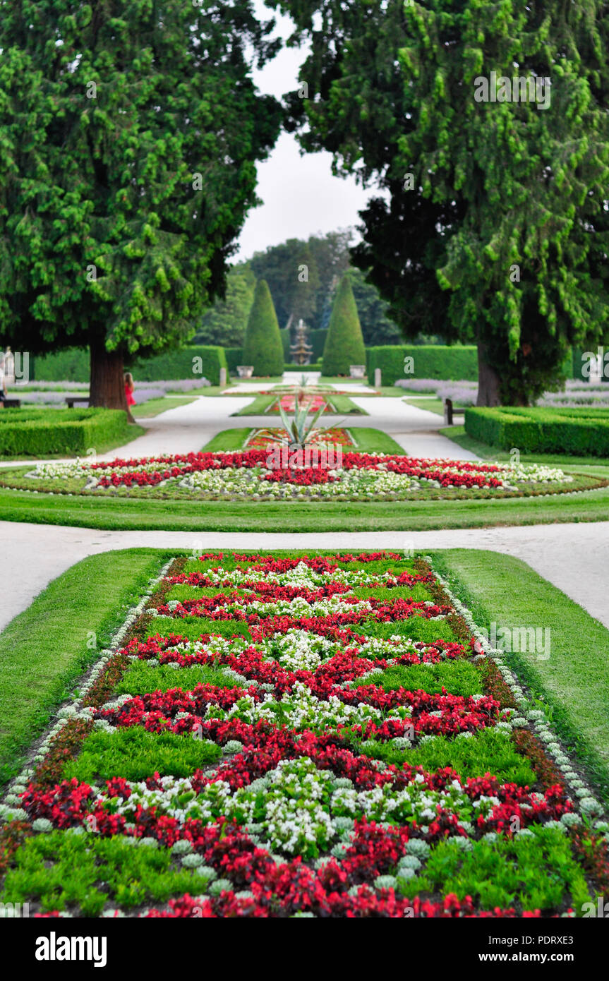 Garden full of flowers hi-res stock photography and images - Alamy