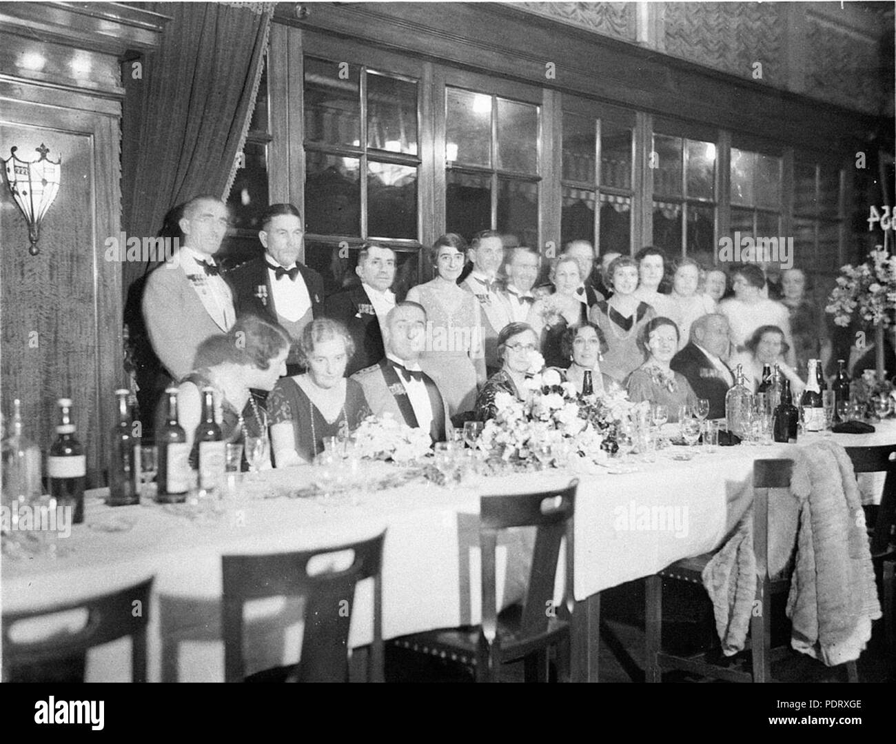 Women army officers hi-res stock photography and images - Alamy