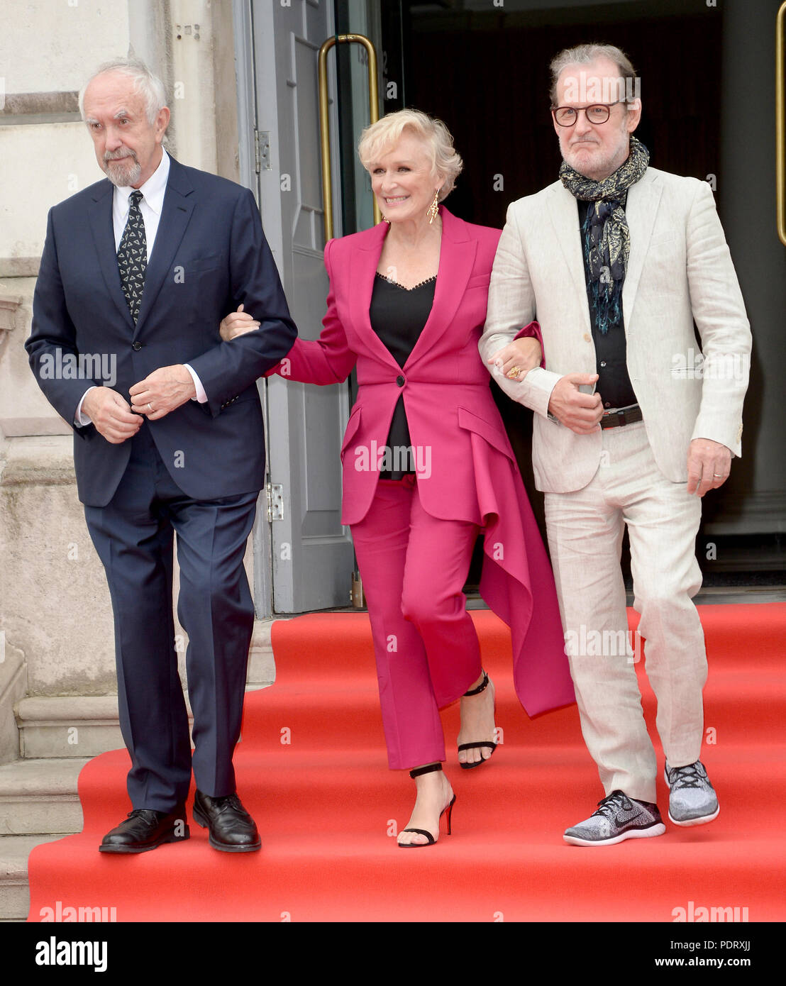 Jonathan pryce and wife hi-res stock photography and images - Alamy