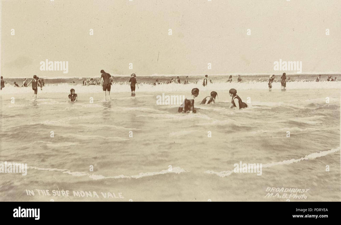 Surfing at mona vale beach hi-res stock photography and images - Alamy