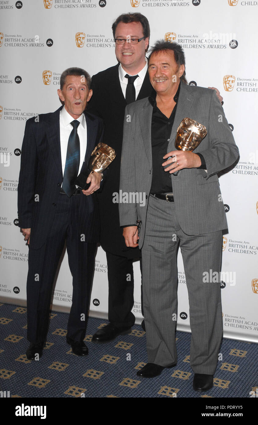 Chuckle brothers hi-res stock photography and images - Alamy