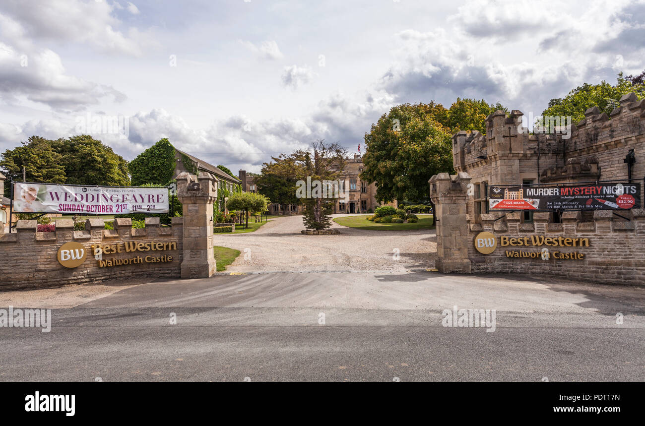 Walworth castle hi-res stock photography and images - Alamy