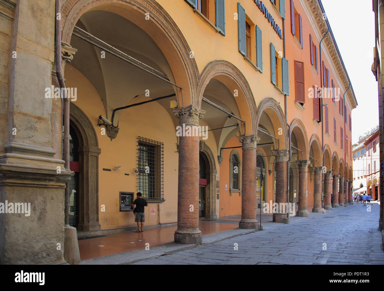 Covered walkways hi-res stock photography and images - Alamy