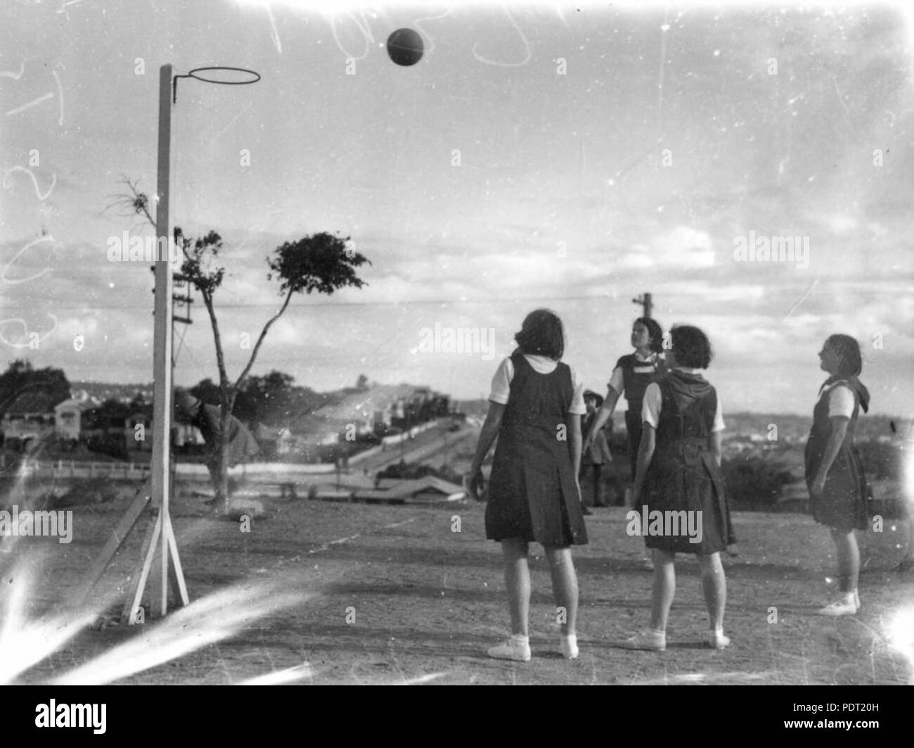 Womens netball hi-res stock photography and images - Alamy