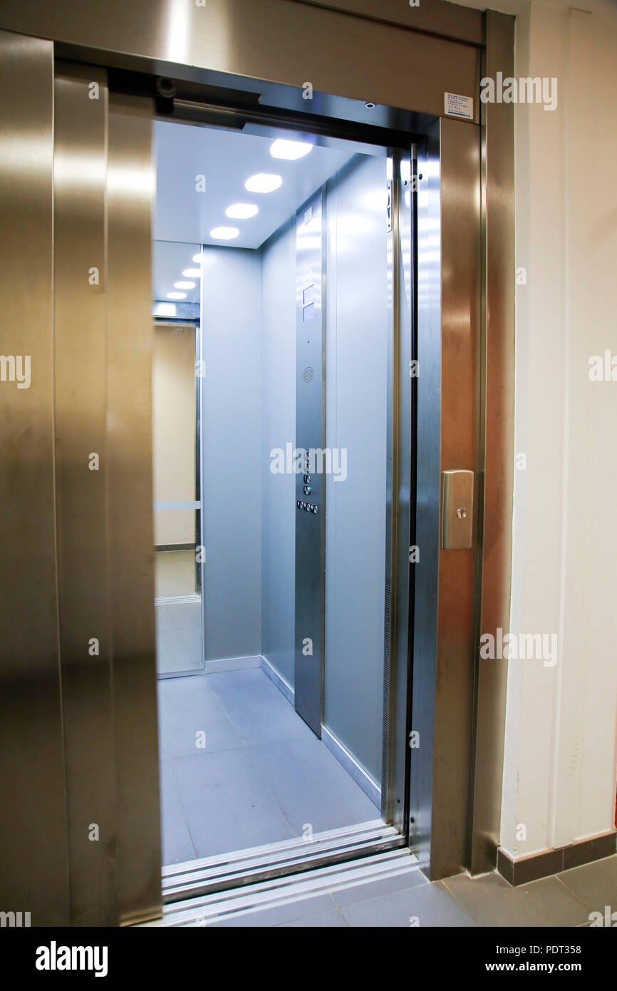 Elevator with open door in a new apartment buildings Stock Photo - Alamy