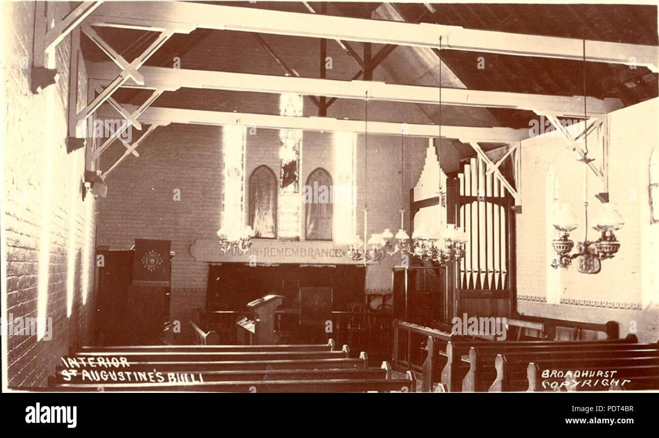 Vintage church interior hi-res stock photography and images - Alamy
