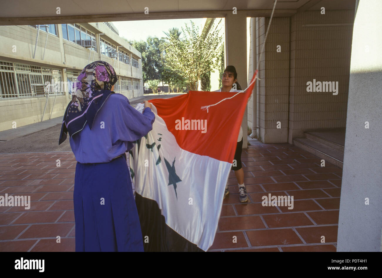Saddam hussein 1990 hi-res stock photography and images - Alamy