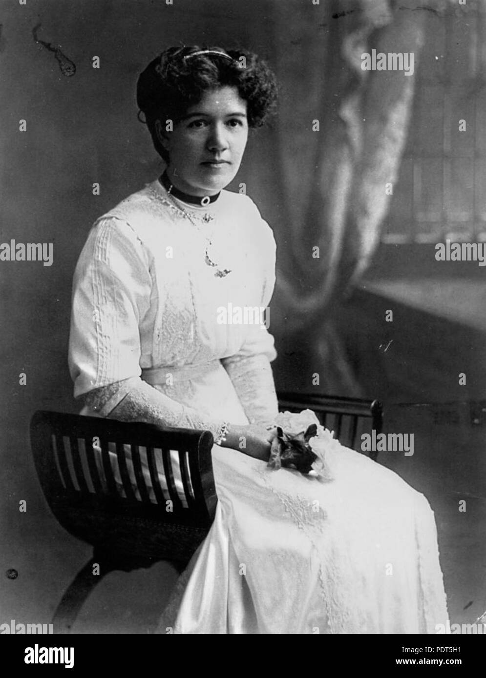 Elizabeth obrien hi-res stock photography and images - Alamy