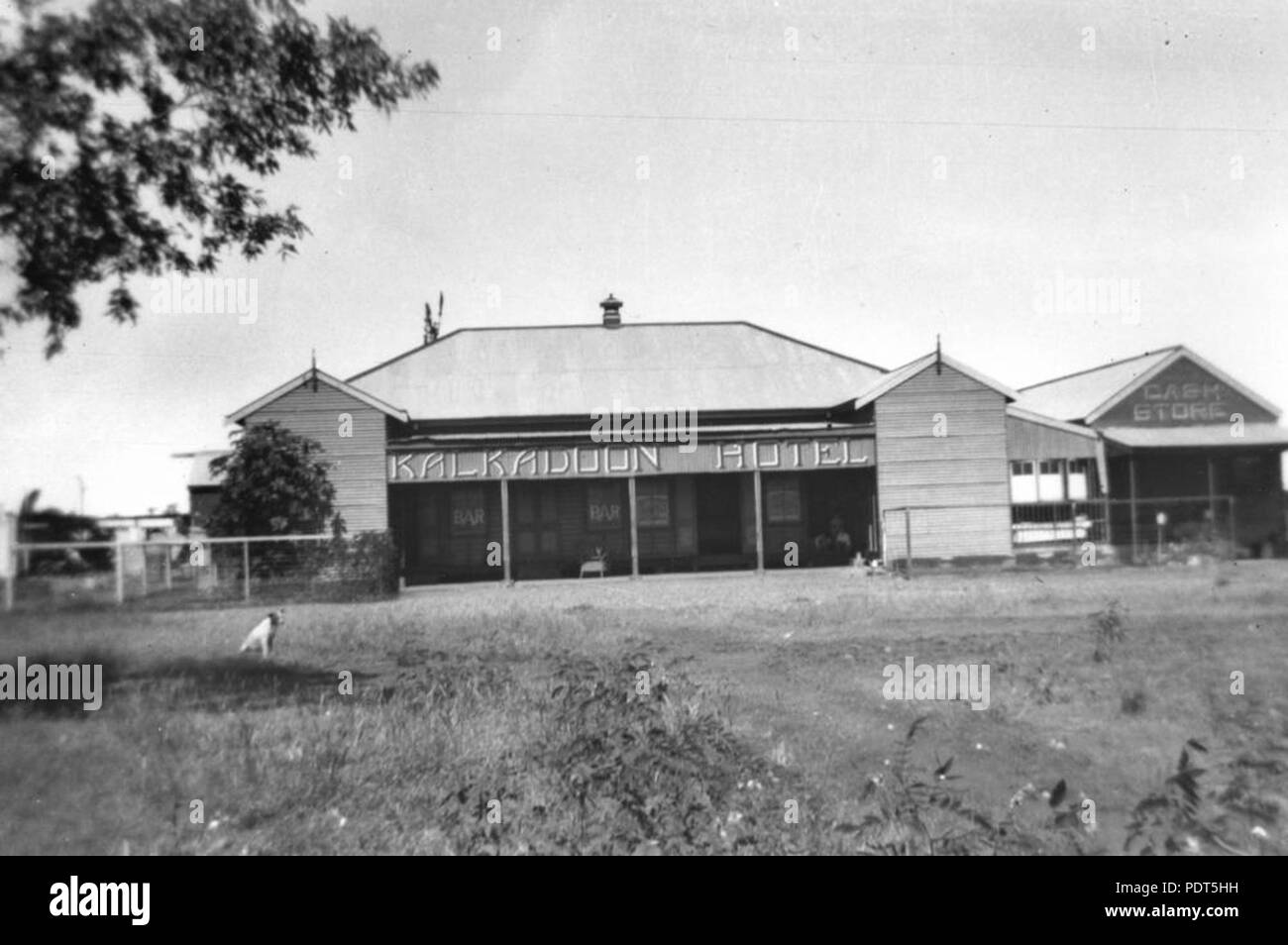 208 StateLibQld 1 115768 Front view of the Kalkadoon Hotel, Kajabbi ...