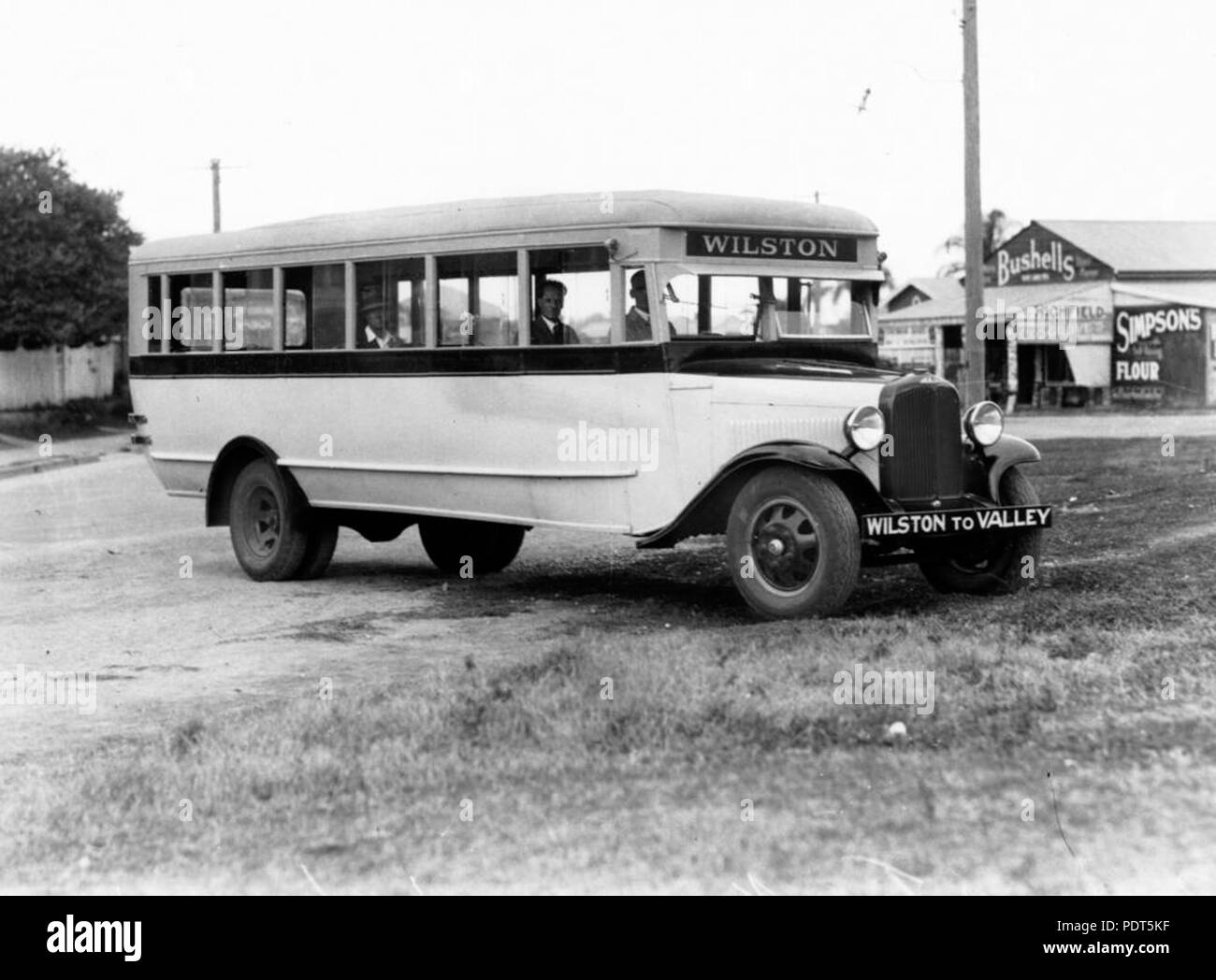 209 bus hi-res stock photography and images - Alamy