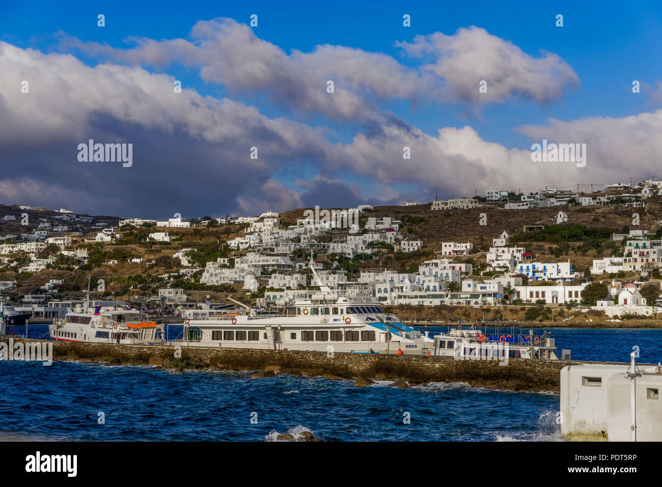 Delos island cruise ships hi-res stock photography and images - Alamy