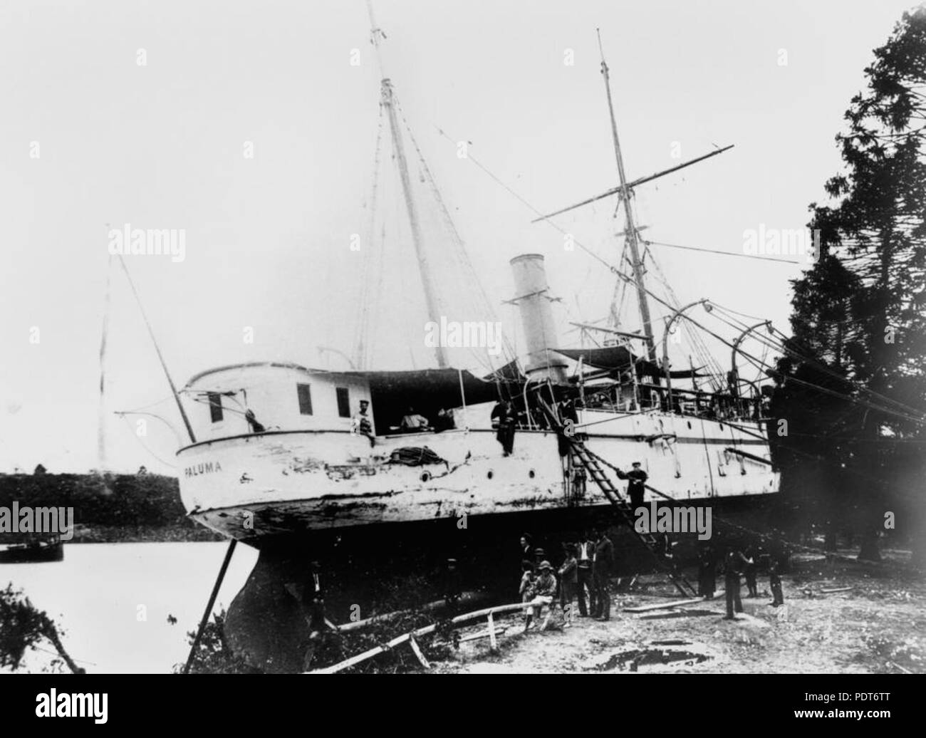 Historical maritime sailing ship hi-res stock photography and images ...