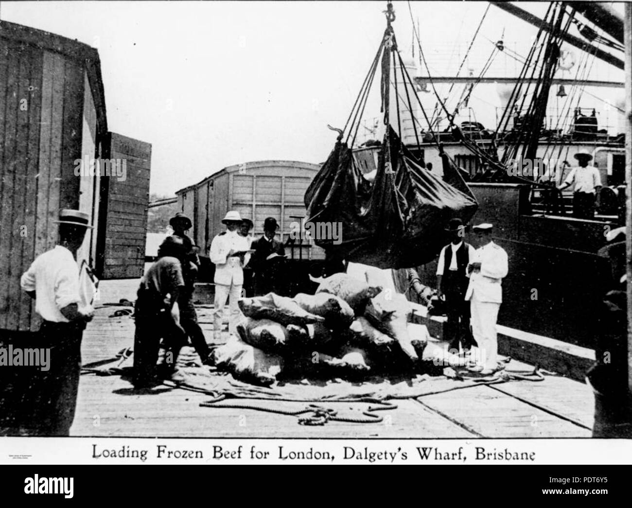 Loading of cargo ships hi-res stock photography and images - Alamy