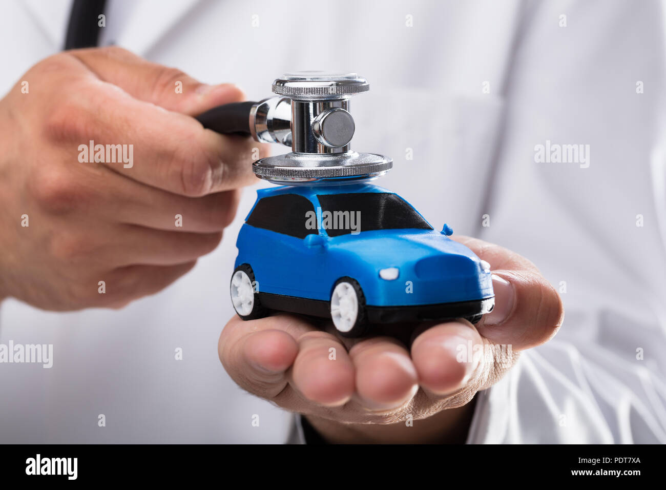 Doctor reliability hi-res stock photography and images - Alamy