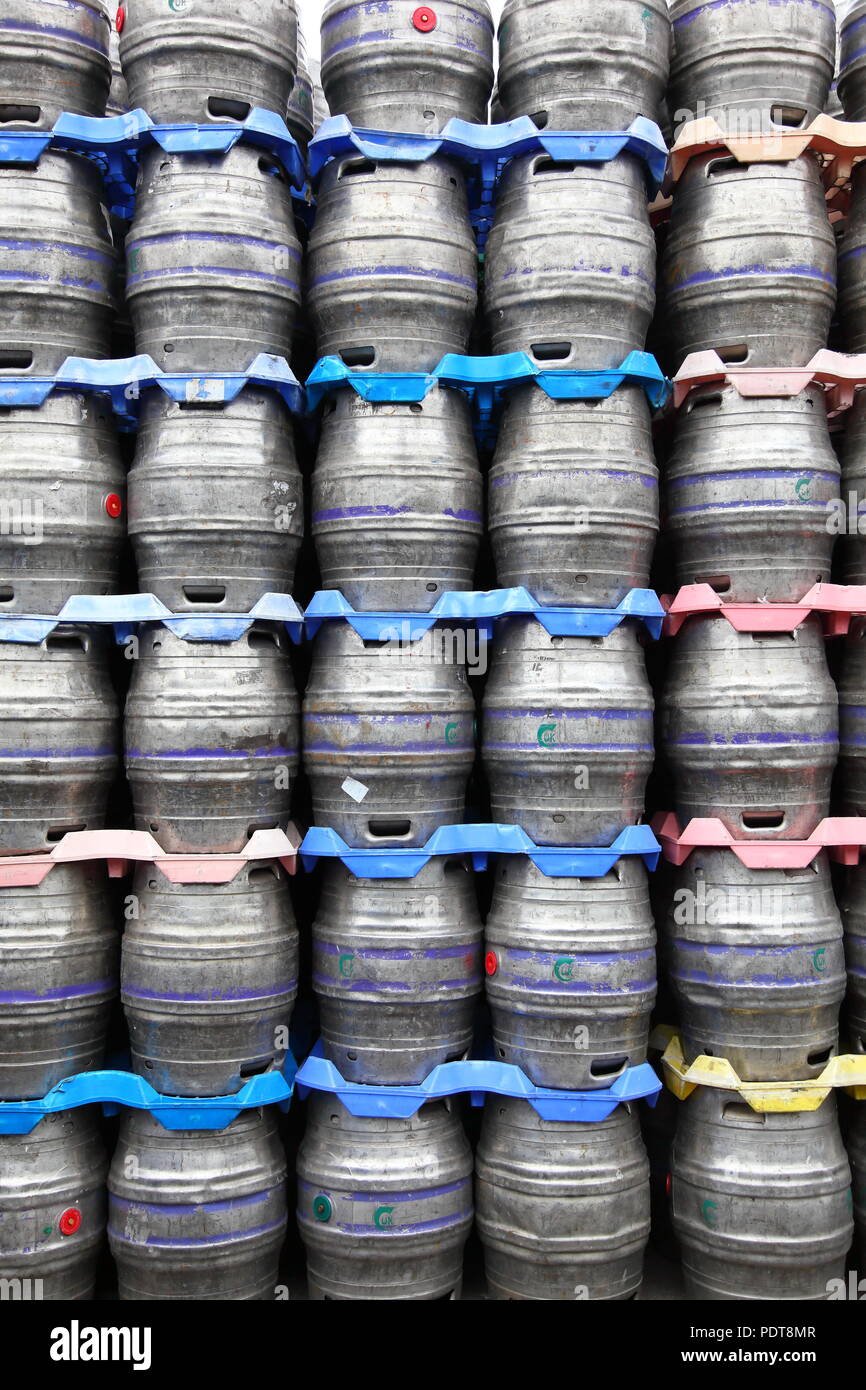 Tetleys brewery beer barrels hi-res stock photography and images - Alamy