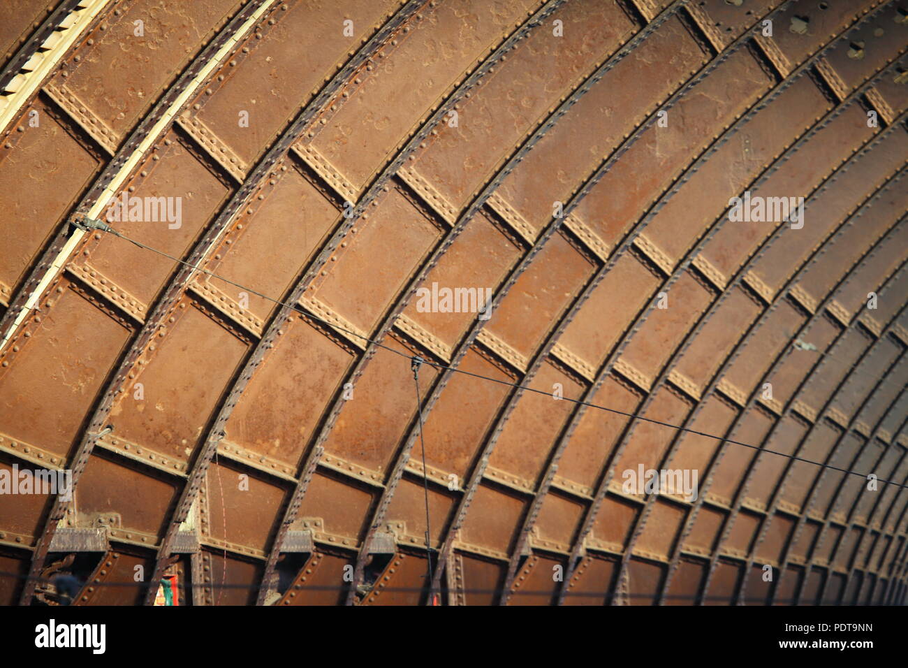 Rusty girders hi-res stock photography and images - Alamy