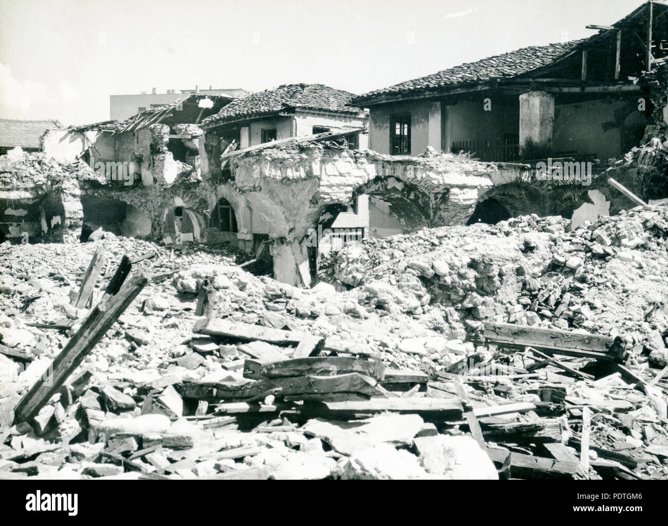 284 Rusevini od skopskiot zemjotres vo 1963 Stock Photo - Alamy