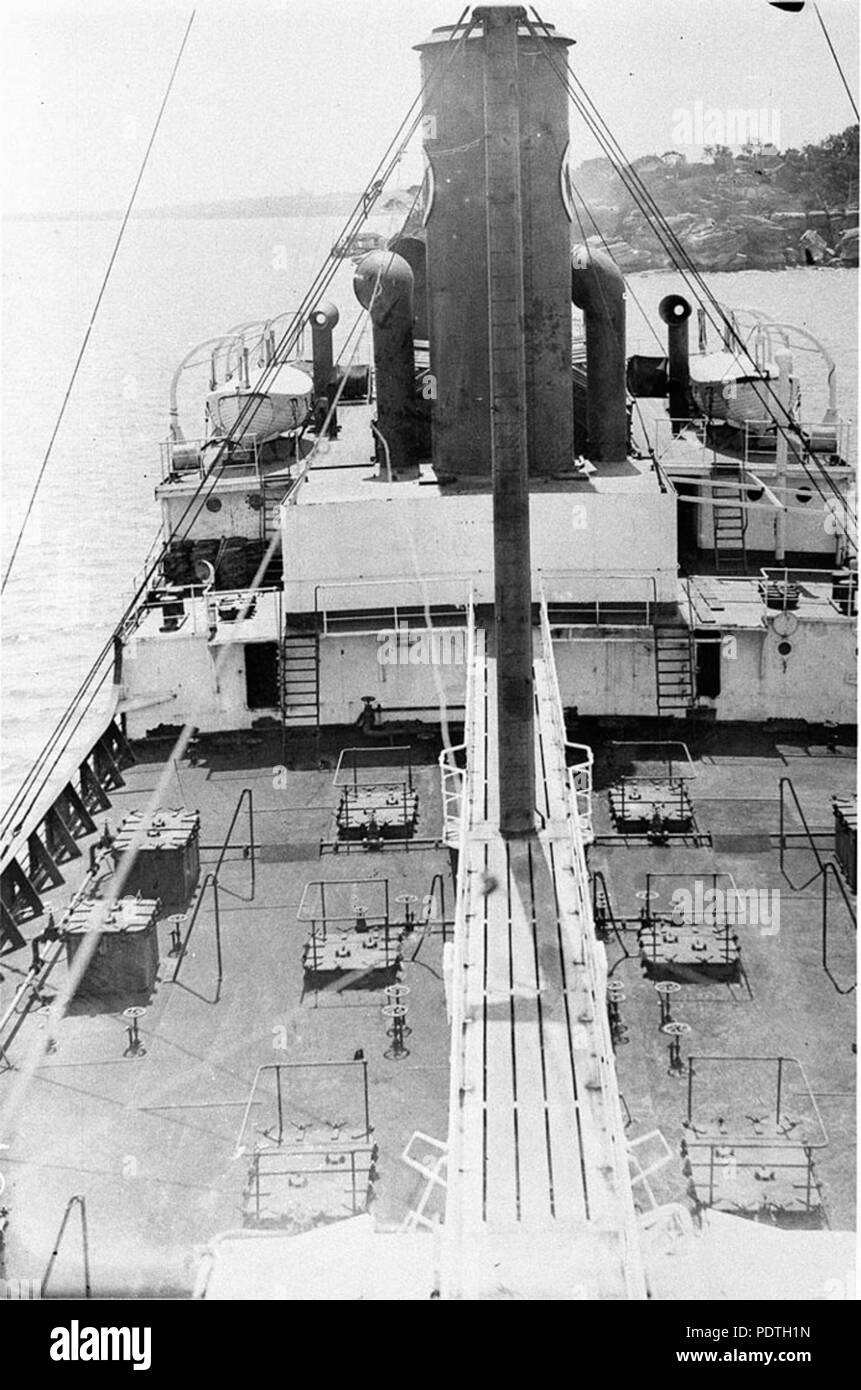 Ship ships oil tanker Black and White Stock Photos & Images - Alamy