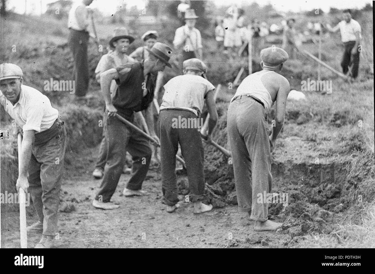 The great depression 1930s australia hi-res stock photography and ...