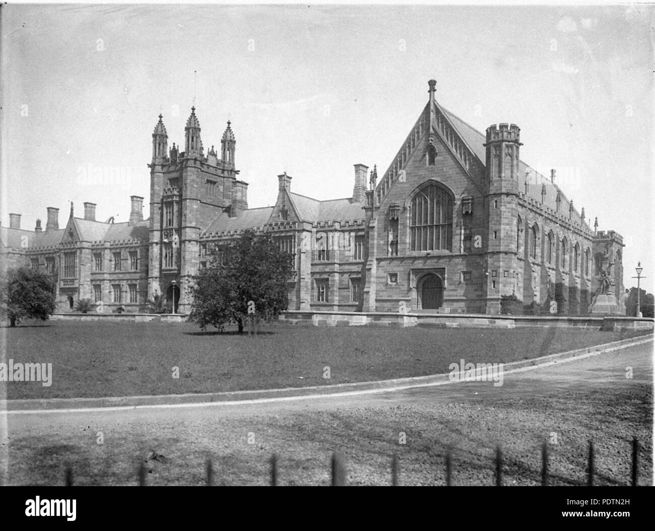 The great hall of the university of sydney hi-res stock photography and ...