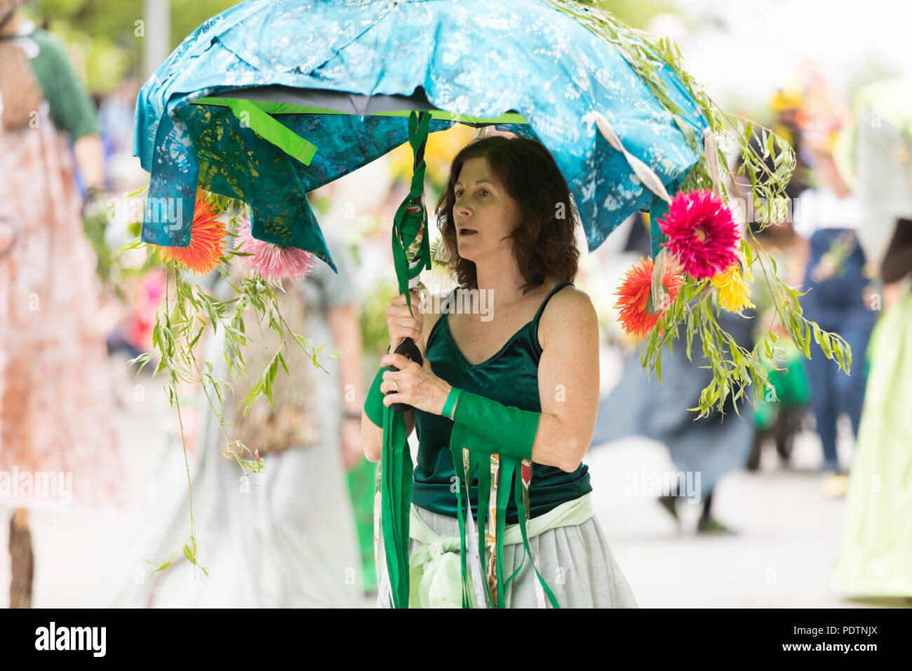 University circle parade the circle hi-res stock photography and images ...