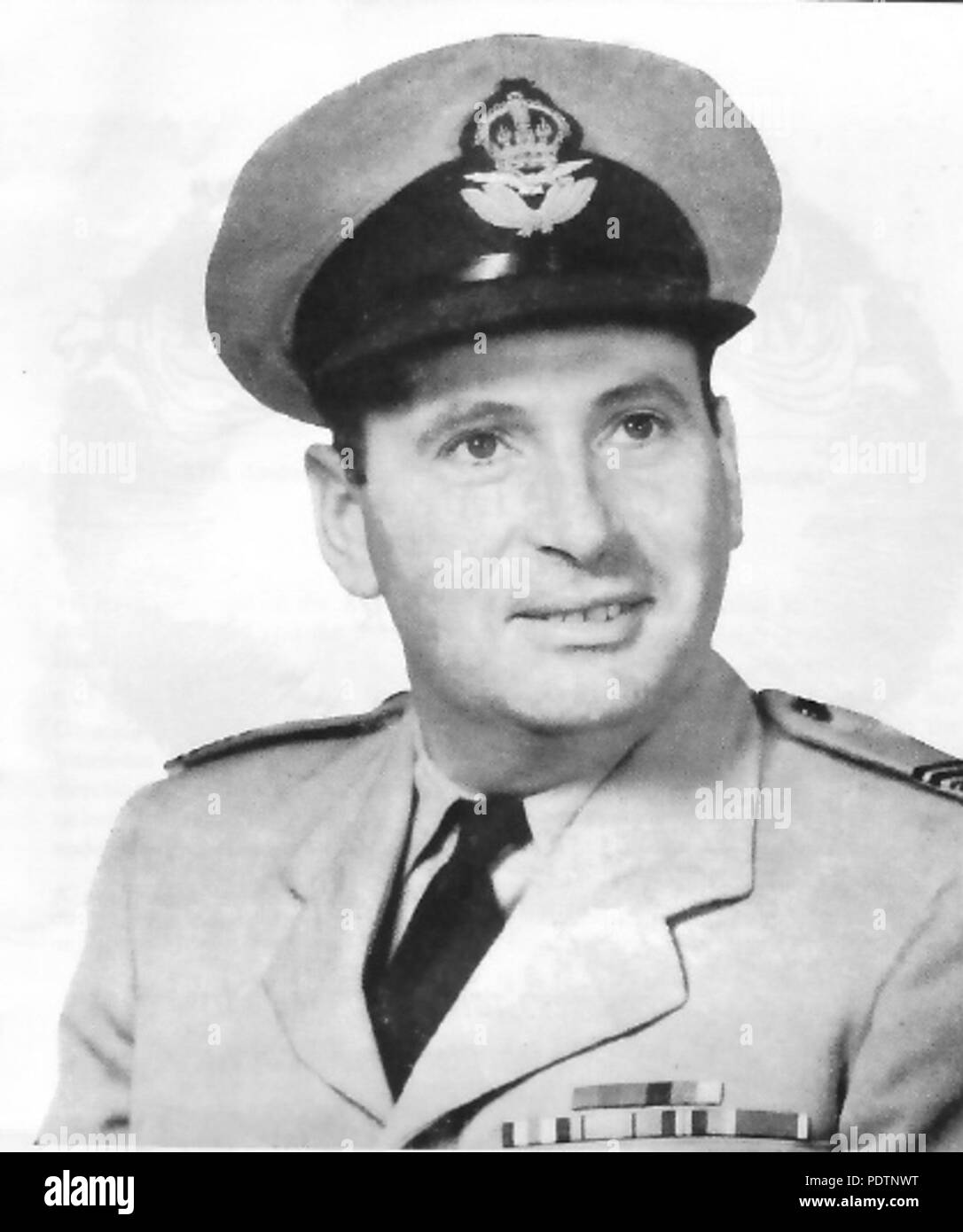 Squadron leader hi-res stock photography and images - Alamy