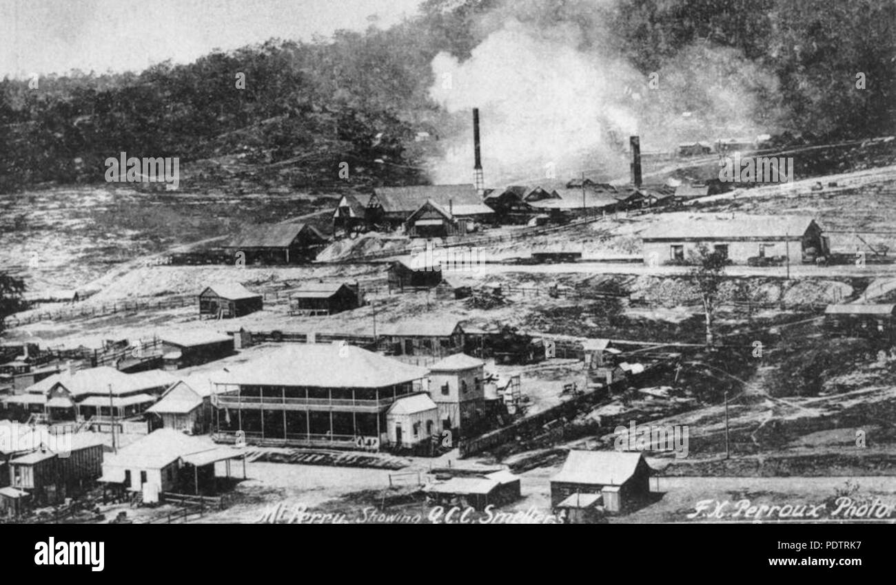203 StateLibQld 1 107516 View of Mount Perry showing the Queensland ...
