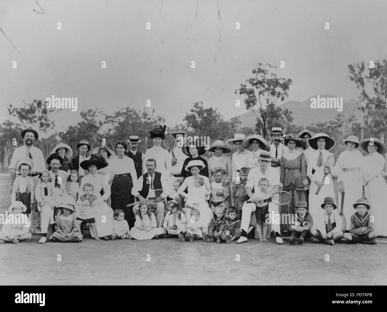 203 StateLibQld 1 108060 Personalities in Biggenden, 1914 Stock Photo ...