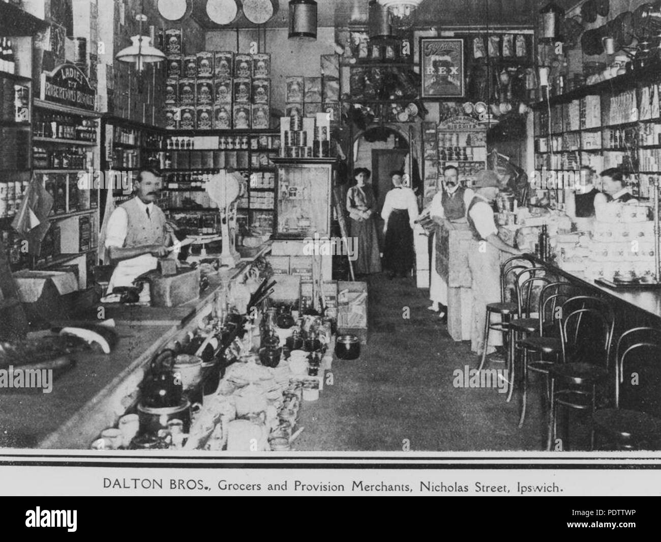 1910s grocery store hi-res stock photography and images - Alamy