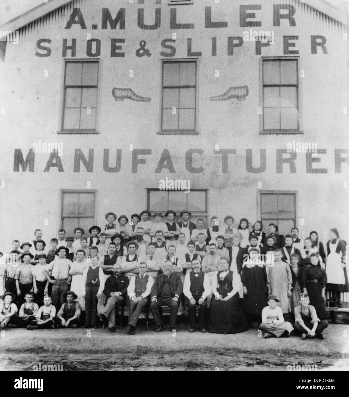Shoe industry worker 1800s hi-res stock photography and images - Alamy