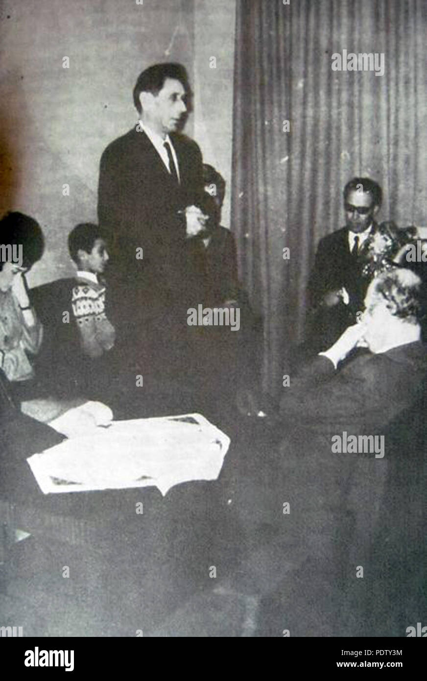 Political figure meeting hi-res stock photography and images - Alamy