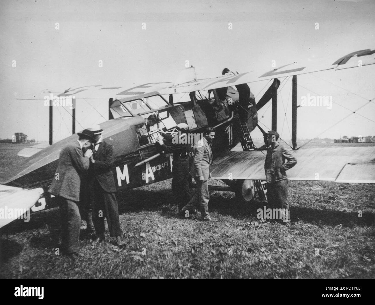 De havilland dh 16 Black and White Stock Photos & Images - Alamy