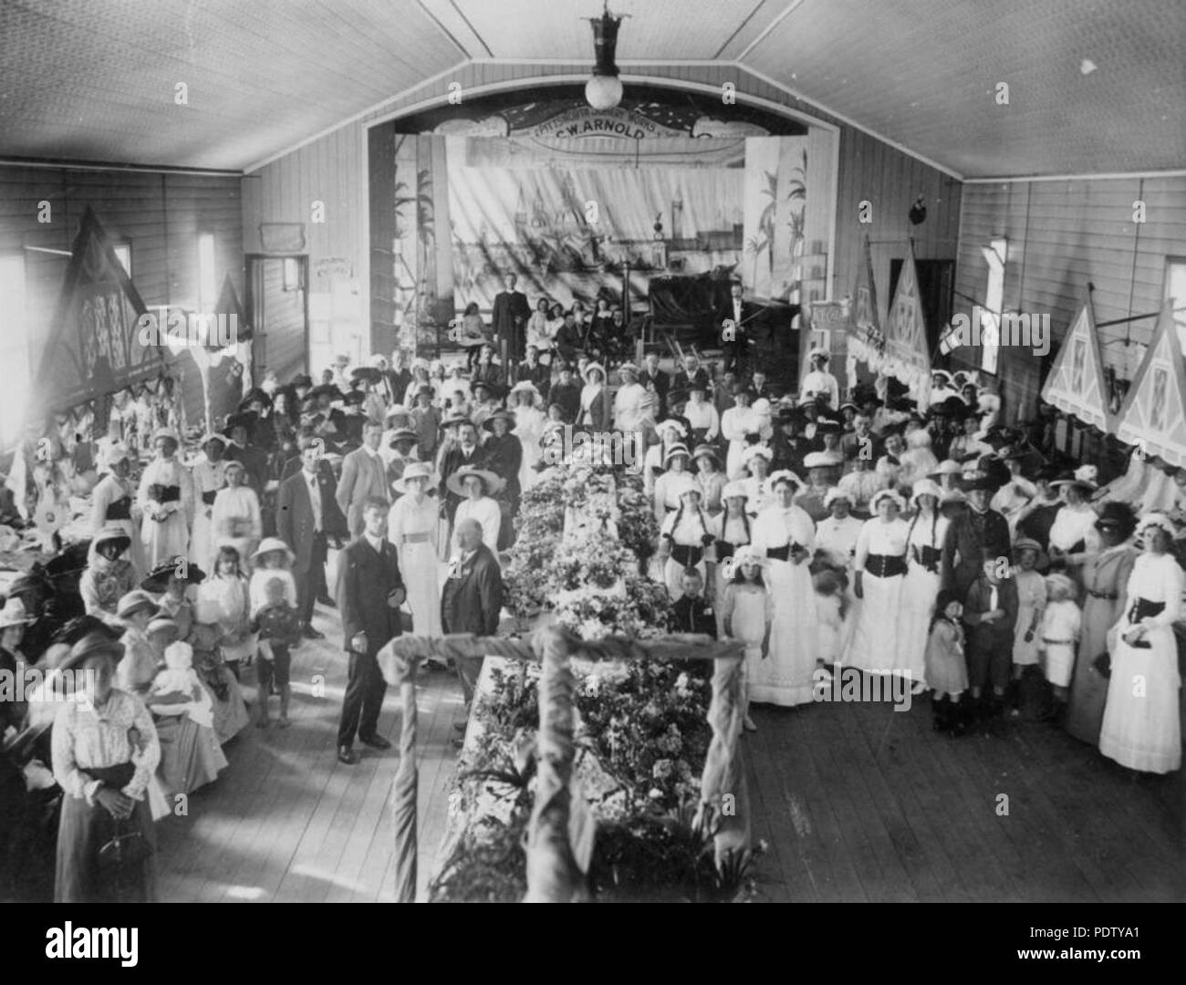 Flower assembly Black and White Stock Photos & Images - Alamy
