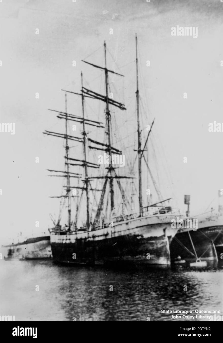Shipping dock 1920s hi-res stock photography and images - Alamy