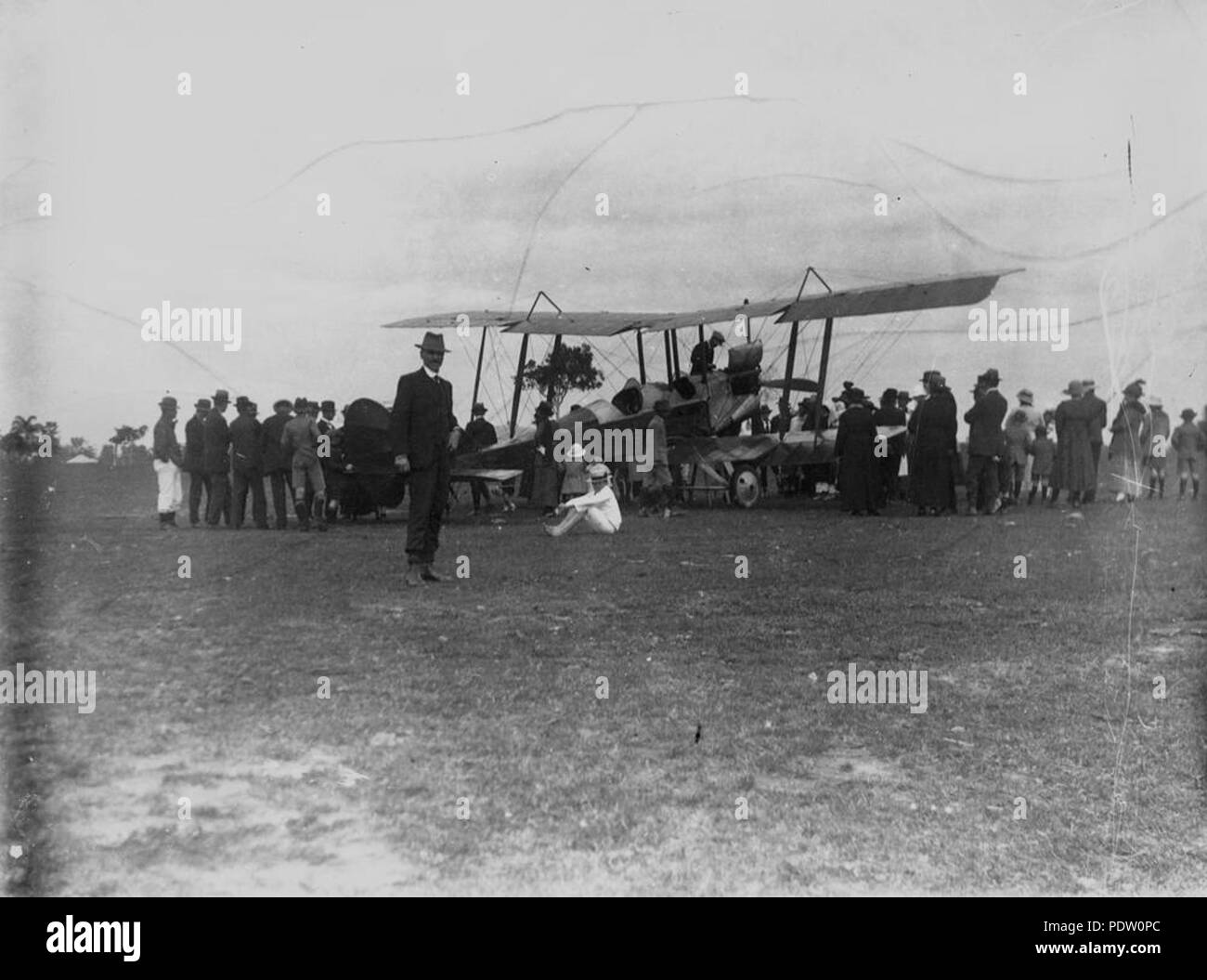 Biplane 1915 hi-res stock photography and images - Alamy