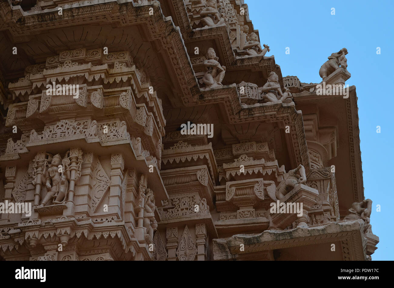 pillared walls of a ruined hindu temple Stock Photo - Alamy