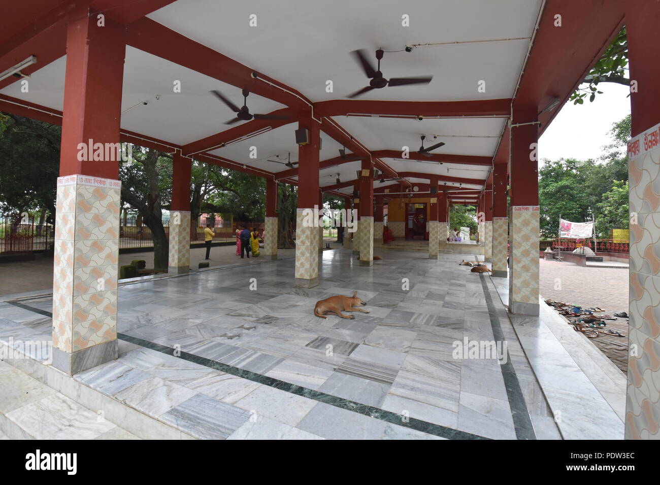 The Kankalitala mandir through natmandir near Prantik railway station ...