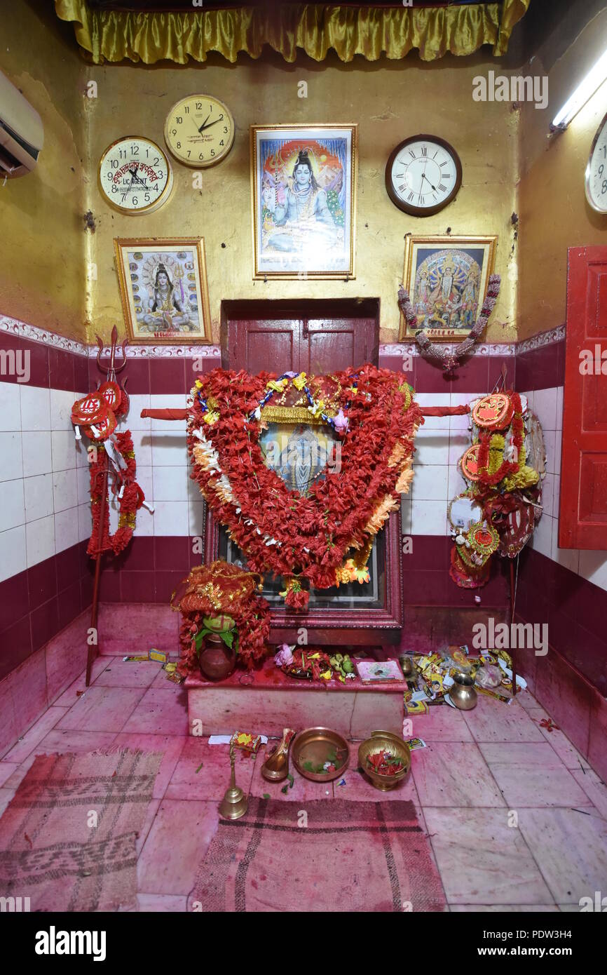 Image of Kali in Kankalitala mandir sanctum near Prantik railway ...